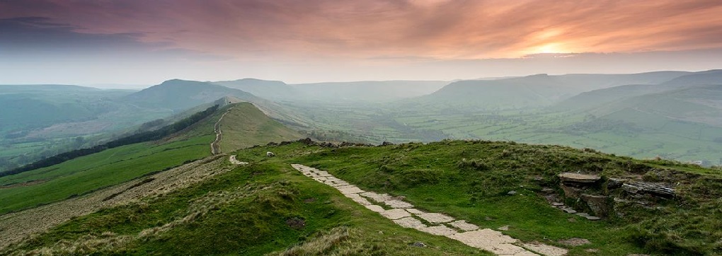 The best Mountain and hill routes near Manchester for a winter walk