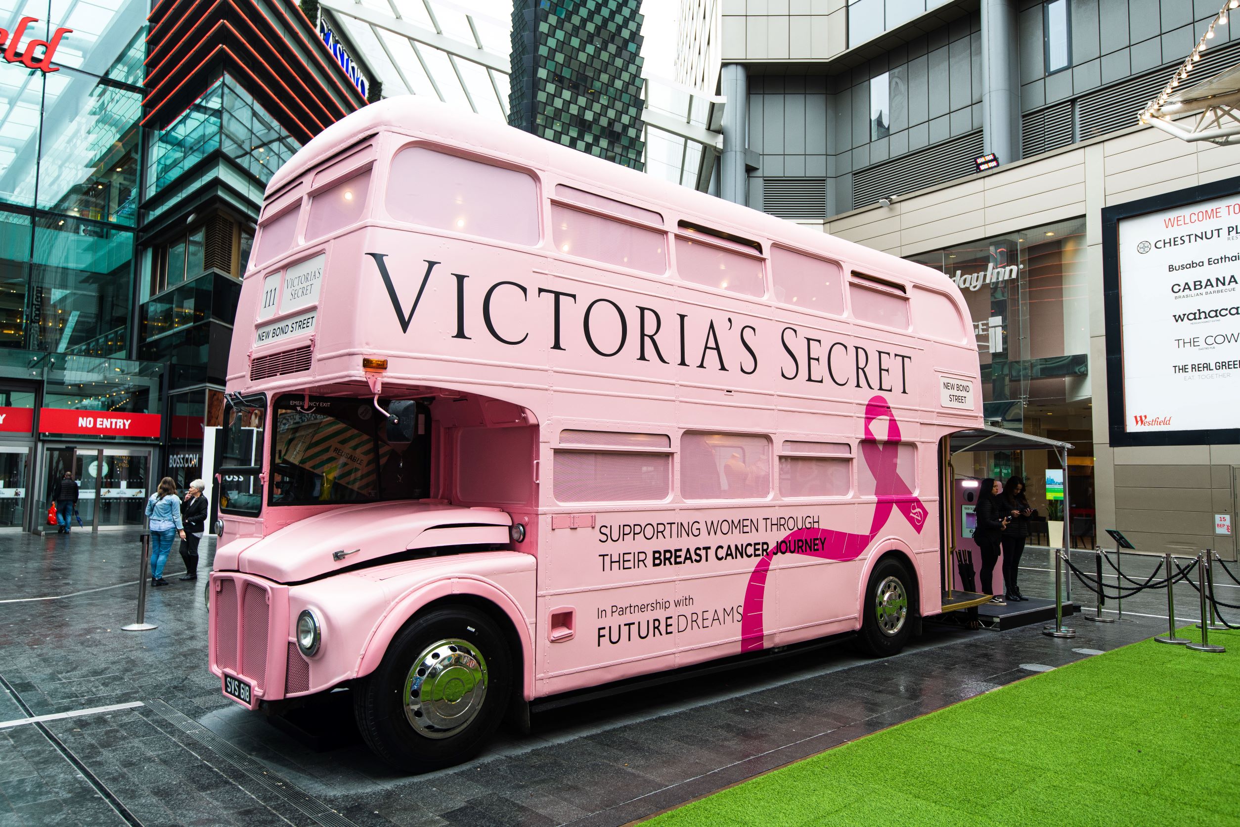 The Breast Cancer Awareness Bus arrives in Manchester this weekend